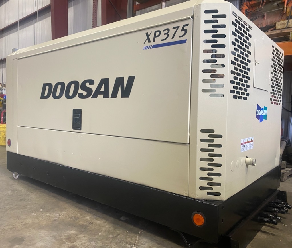 Used Doosan XP375WCU-T2 Diesel Air Compressor 375 447940UJWD44