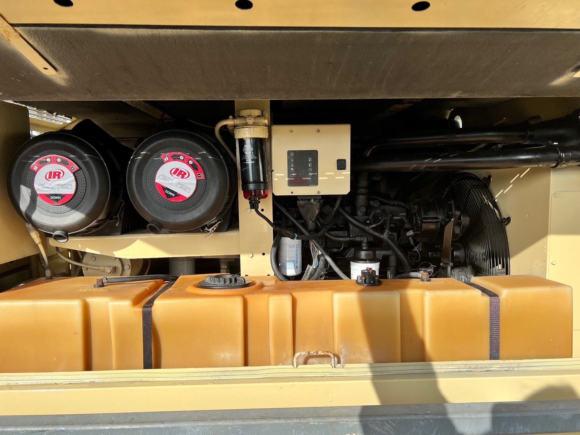 Used Doosan XP375 Diesel Air Compressor 375 420579ULUC48