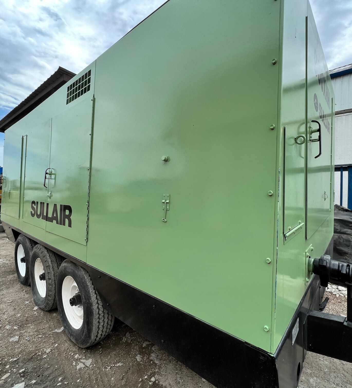 Used Sullair 900XHDTQCAT Diesel Air Compressor 900 004-133936