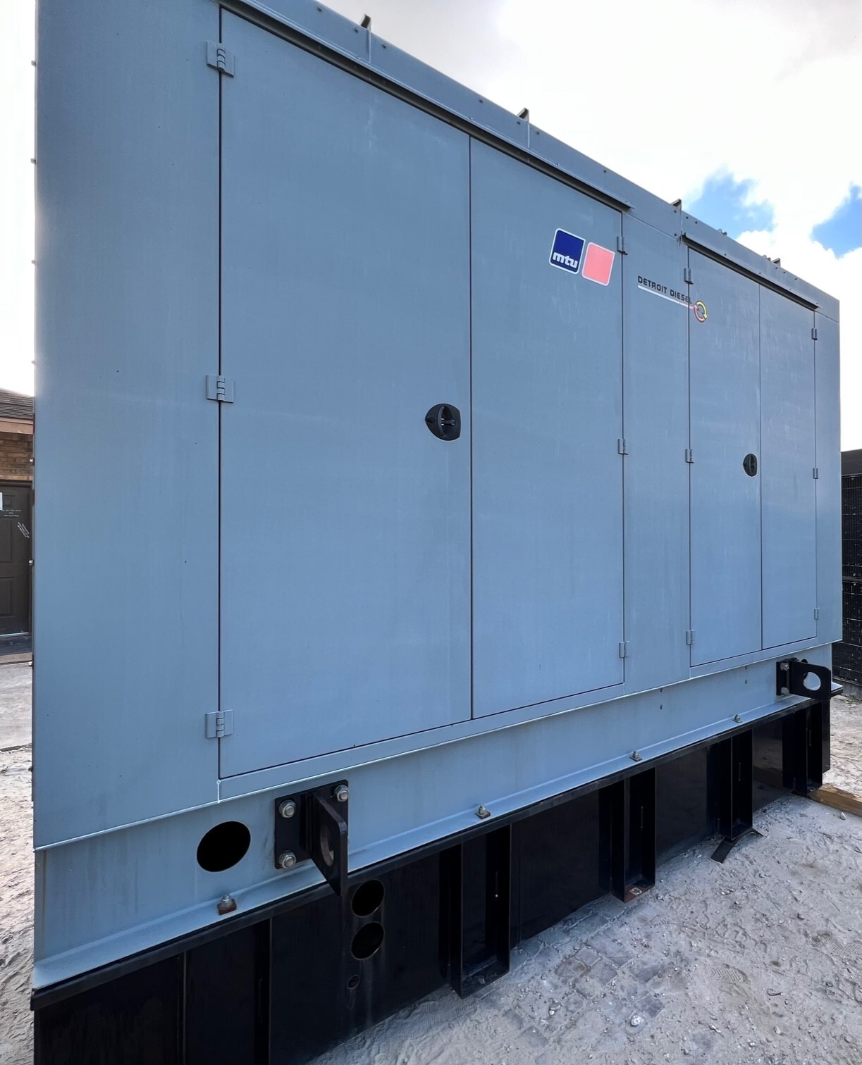 Like New MTU 350kW Diesel Generator 350 151412-0907
